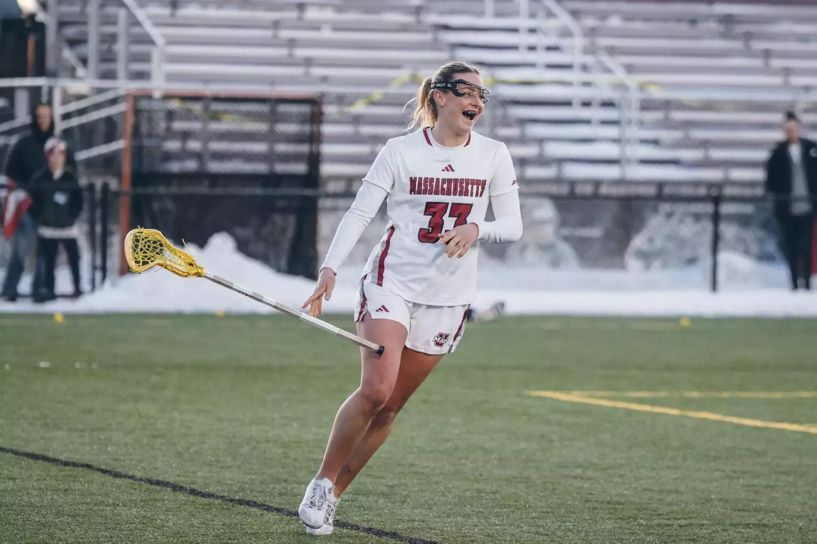 Minutewomen Dominate From The Start Against Sharks In 19-5 Win ...